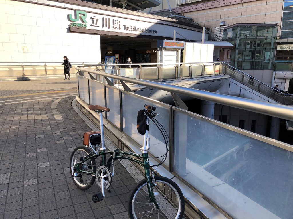 【e-bike×輪行】話題の折り畳みe-bike「DE01」で “山中湖周遊サイクリング” にチャレンジ！ | モトベロ 電動アシスト自転車の専門店