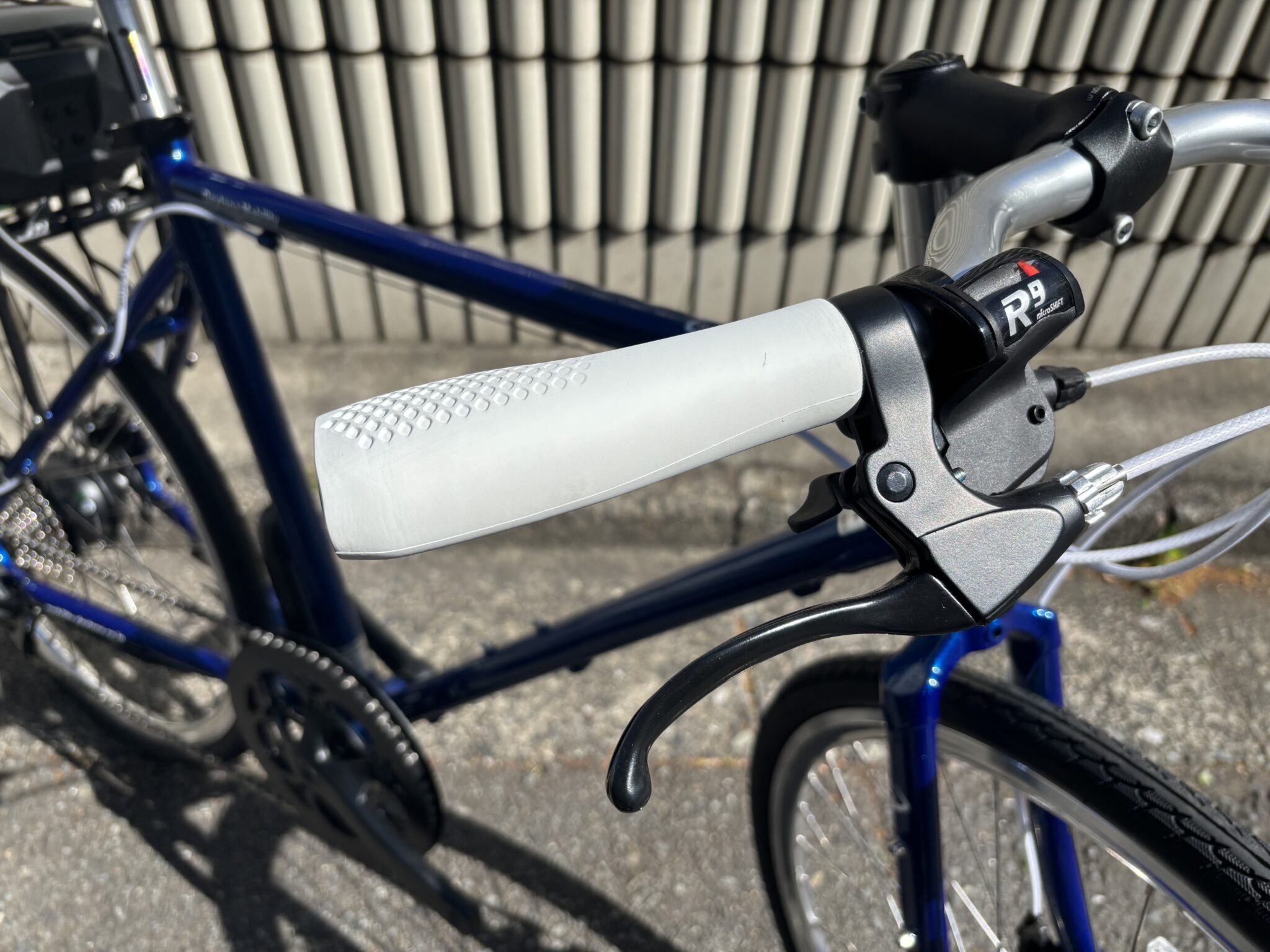 【e-bike×カスタム】DE02 ホワイトパーツカスタム | モトベロ 電動アシスト自転車の専門店